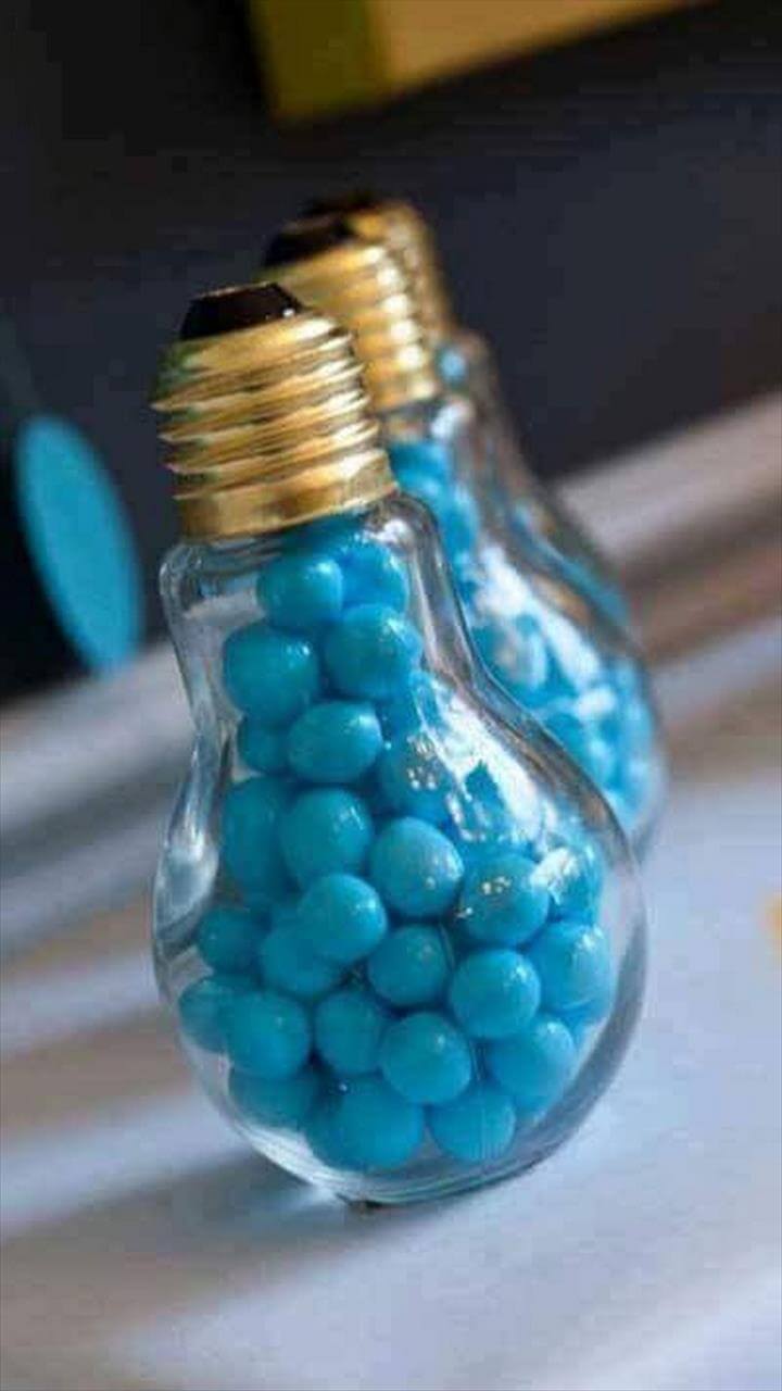 Top 28 Affordable DIY Old Light Bulb Ideas