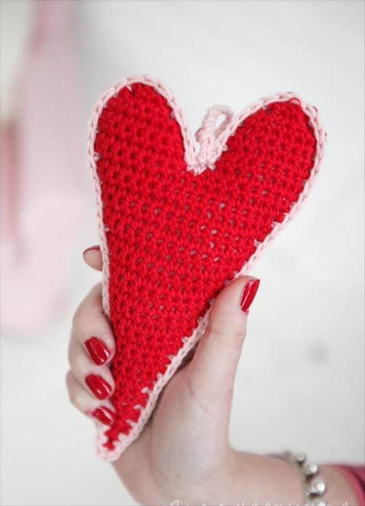 28 DIY Heart Shape Crochet Tutorials