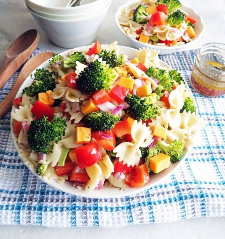 35 Easy Potluck Recipes For Work - DIY to Make