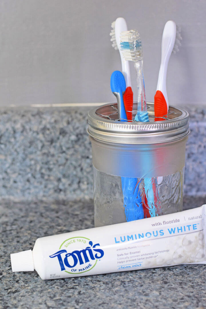 25 DIY Toothbrush Holder Ideas {Updated 2021} – DIY to Make