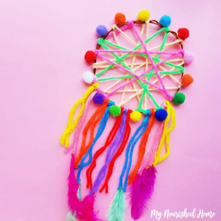 30 Yarn Art And Crafts For Kids – DIY to Make