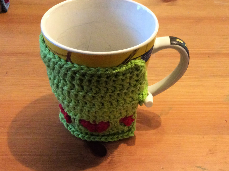20 Free Crochet Cup Cozy Patterns | Crochet Mug Cozy {2021}