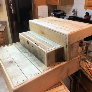 15 Inexpensive Pallet Stairs | DIY Outdoor Wooden Steps